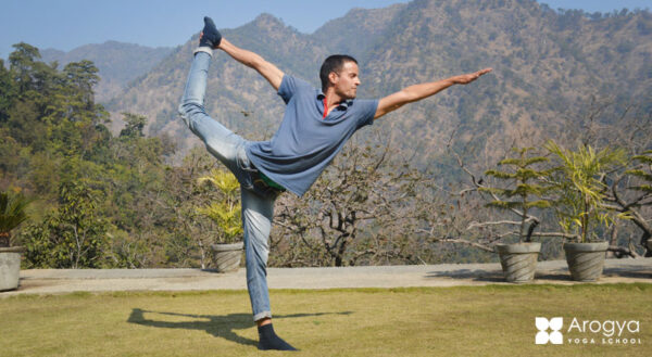 Benefits of Eka pada pranam asana - One legged prayer pose